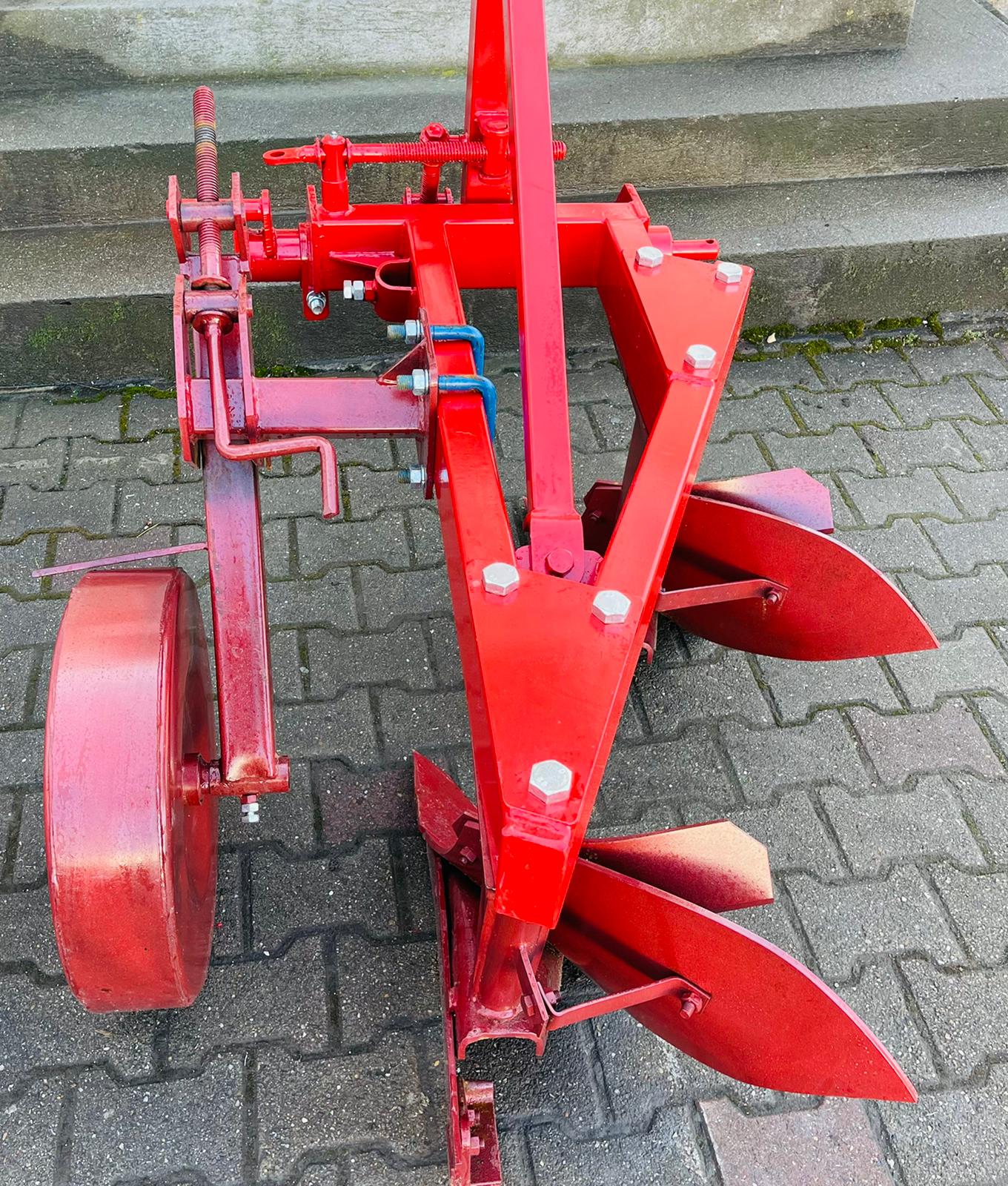 Plug Agricol 2 Trupite 35-40 CP – Ardita